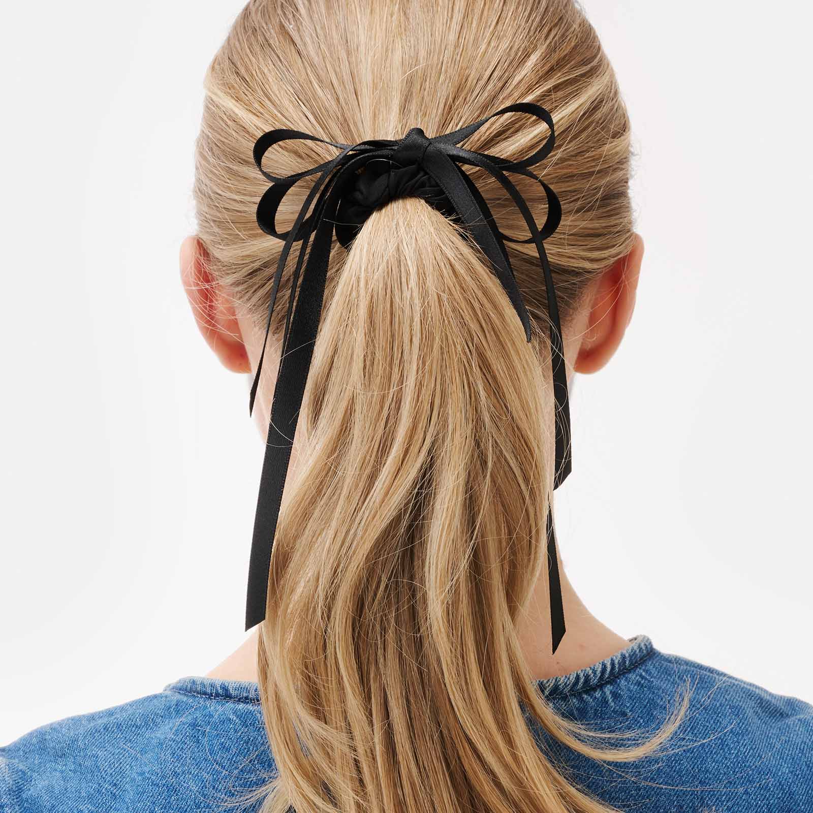 Svart scrunchie med rosett & band